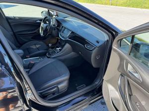 Black Opel Astra 2021 in Telschi, with an engine capacity of 1.20 L and mileage of 161 thousand km for 7999 €, photo 25 on AUTOMOTO.COM.LV