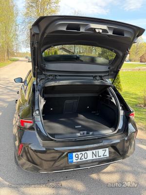 Black Opel Astra 2022 in Tallinn, with an engine capacity of 1.20 L and mileage of 47 thousand km for 18800 €, photo 10 on AUTOMOTO.COM.LV