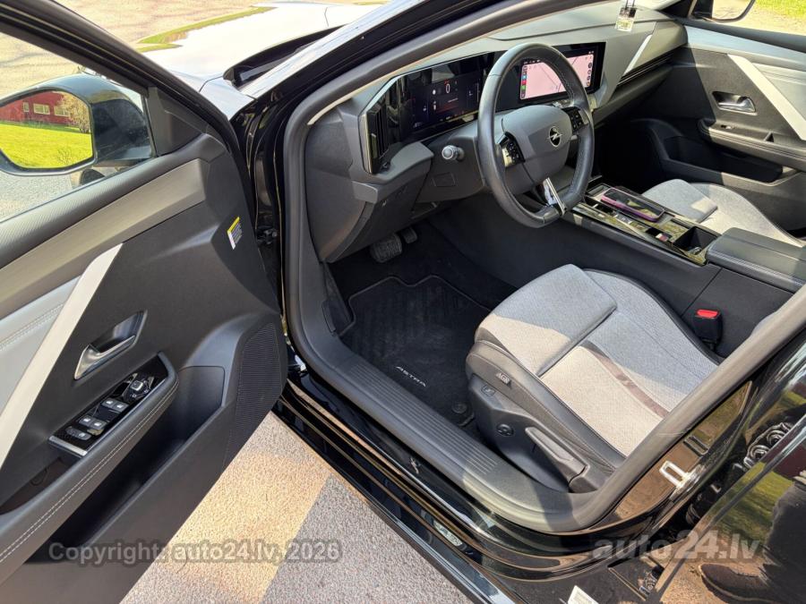 Black Opel Astra 2022 in Tallinn, with an engine capacity of 1.20 L and mileage of 47 thousand km for 18800 €, photo 11 on AUTOMOTO.COM.LV