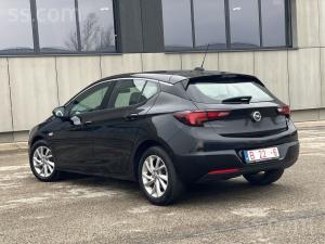 Black Opel Astra 2022 in Riga, with an engine capacity of 1.50 L and mileage of 192 thousand km for 7390 €, photo 5 on AUTOMOTO.COM.LV