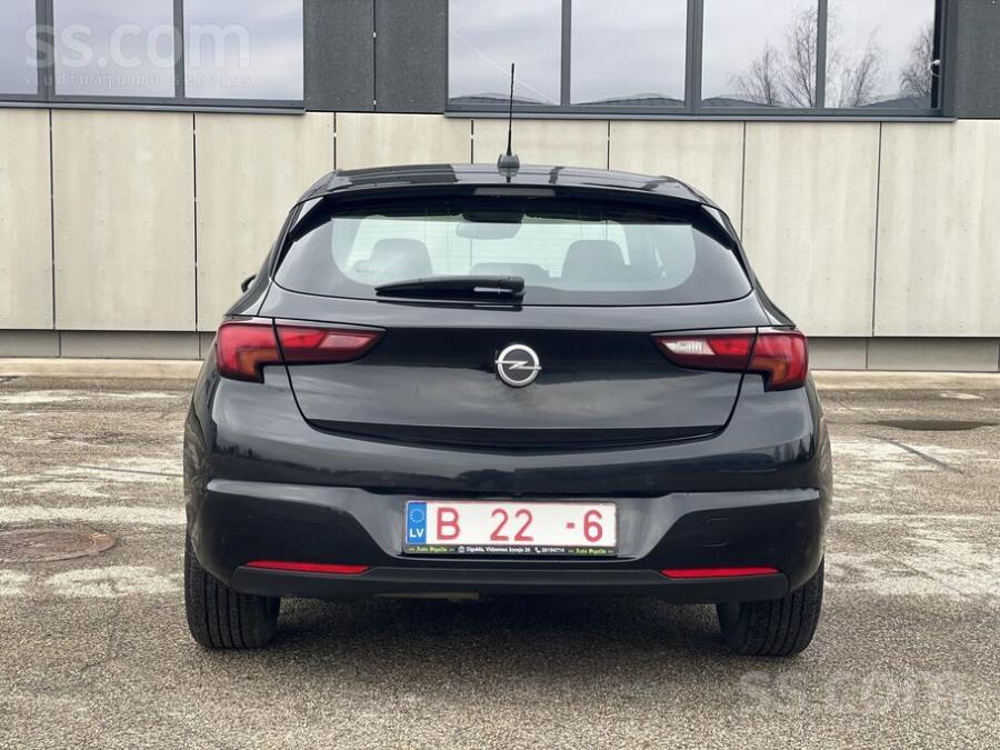 Black Opel Astra 2022 in Riga, with an engine capacity of 1.50 L and mileage of 192 thousand km for 7390 €, photo 6 on AUTOMOTO.COM.LV