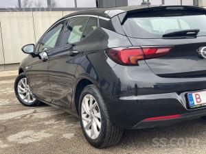Black Opel Astra 2022 in Riga, with an engine capacity of 1.50 L and mileage of 192 thousand km for 7390 €, photo 9 on AUTOMOTO.COM.LV
