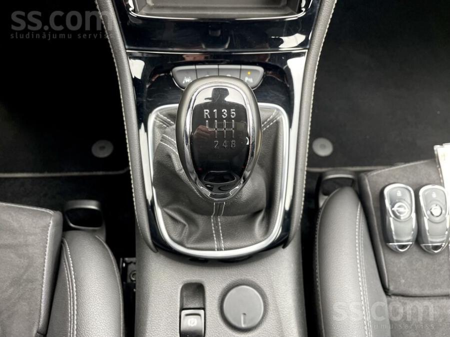 Black Opel Astra 2022 in Riga, with an engine capacity of 1.50 L and mileage of 192 thousand km for 7390 €, photo 33 on AUTOMOTO.COM.LV