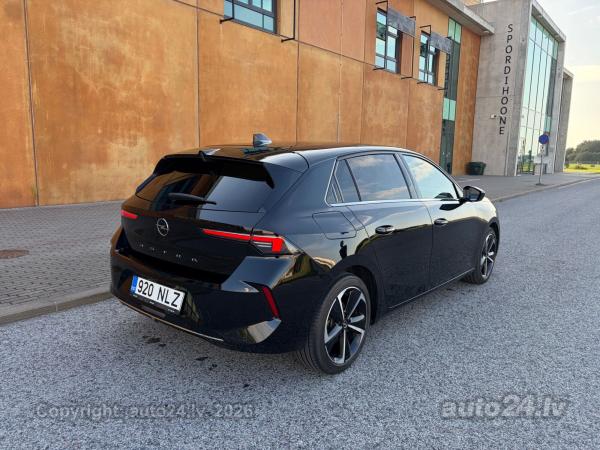 Black Opel Astra 2022 in Tallinn, with an engine capacity of 1.20 L and mileage of 48 thousand km for 17500 €, photo 4 on AUTOMOTO.COM.LV