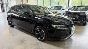Black Opel Astra 2022 in Riga, with an engine capacity of 1.60 L and mileage of 76 thousand km for 18900 €, photo 7 on AUTOMOTO.COM.LV