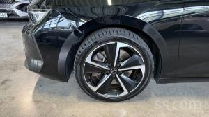 Black Opel Astra 2022 in Riga, with an engine capacity of 1.60 L and mileage of 76 thousand km for 18900 €, photo 8 on AUTOMOTO.COM.LV