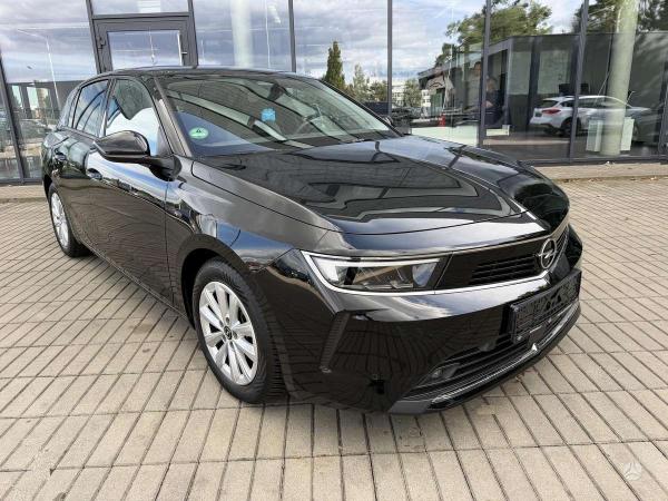 Black Opel Astra 2022 in Kaunas, with an engine capacity of 1.20 L and mileage of 88 thousand km for 13500 €, photo 3 on AUTOMOTO.COM.LV