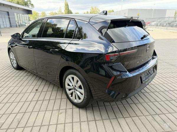 Black Opel Astra 2022 in Kaunas, with an engine capacity of 1.20 L and mileage of 88 thousand km for 13500 €, photo 5 on AUTOMOTO.COM.LV