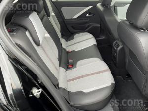 Melns Opel Astra 2023 Rīga, ar dzinēja tilpumu 1.50 L un nobraukumu 20 tūkst. km par 15900 €, foto 12 vietnē AUTOMOTO.COM.LV