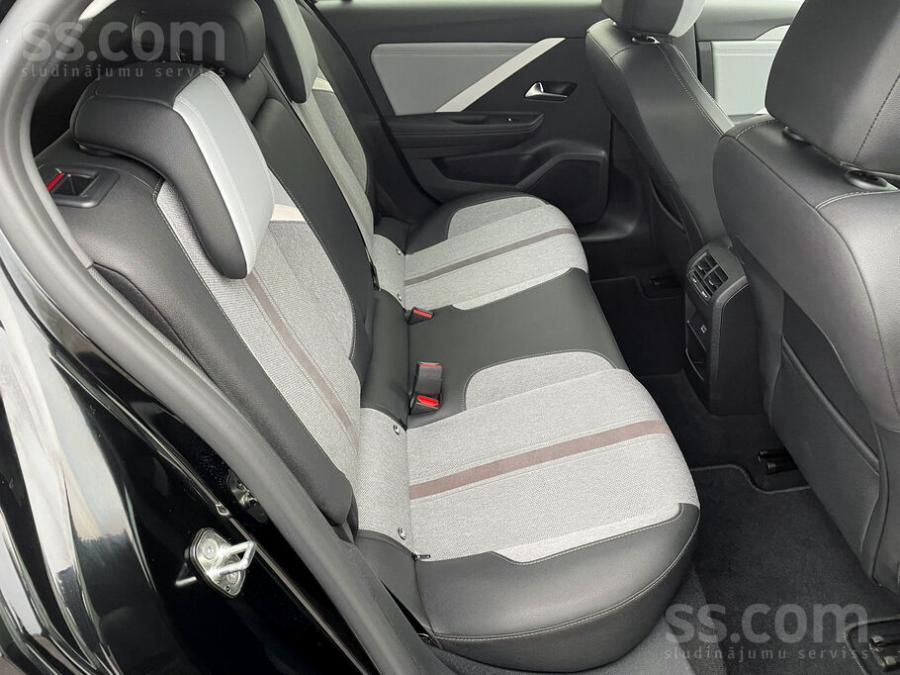 Melns Opel Astra 2023 Rīga, ar dzinēja tilpumu 1.50 L un nobraukumu 20 tūkst. km par 15900 €, foto 12 vietnē AUTOMOTO.COM.LV