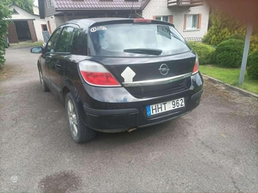 Melns Opel Astra 2005 Kaišiadorys, ar dzinēja tilpumu 1.91 L un nobraukumu 300 tūkst. km par 600 €, foto 4 vietnē AUTOMOTO.COM.LV