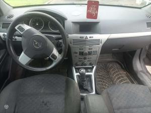 Melns Opel Astra 2005 Kaišiadorys, ar dzinēja tilpumu 1.91 L un nobraukumu 300 tūkst. km par 600 €, foto 5 vietnē AUTOMOTO.COM.LV