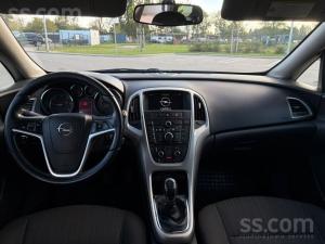Black Opel Astra 2011 in Riga, with an engine capacity of 1.70 L and mileage of 0 thousand km for 949 €, photo 6 on AUTOMOTO.COM.LV