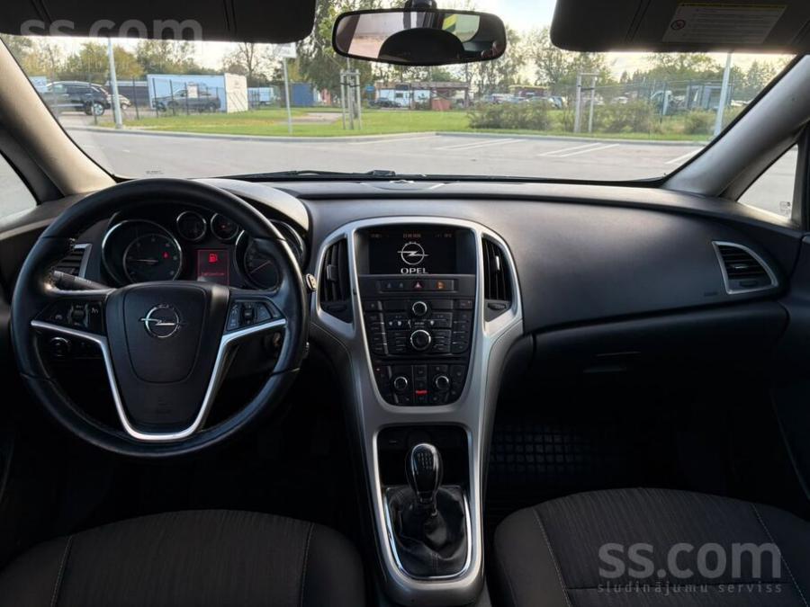 Black Opel Astra 2011 in Riga, with an engine capacity of 1.70 L and mileage of 0 thousand km for 949 €, photo 6 on AUTOMOTO.COM.LV