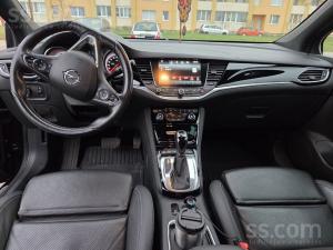 Black Opel Astra 2019 in Riga, with an engine capacity of 2.00 L and mileage of 190 thousand km for 9500 €, photo 8 on AUTOMOTO.COM.LV
