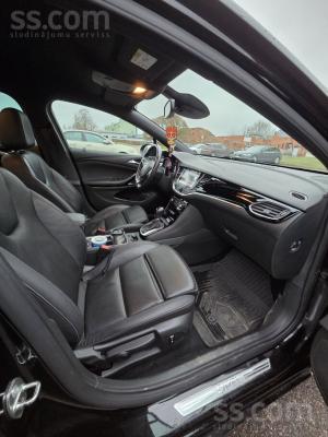 Black Opel Astra 2019 in Riga, with an engine capacity of 2.00 L and mileage of 190 thousand km for 9500 €, photo 9 on AUTOMOTO.COM.LV