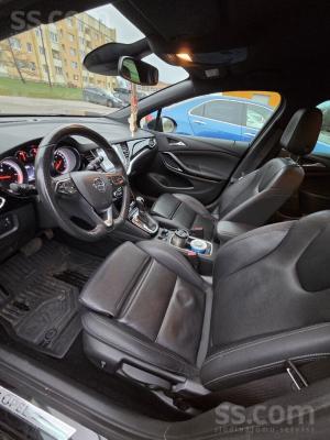 Black Opel Astra 2019 in Riga, with an engine capacity of 2.00 L and mileage of 190 thousand km for 9500 €, photo 15 on AUTOMOTO.COM.LV
