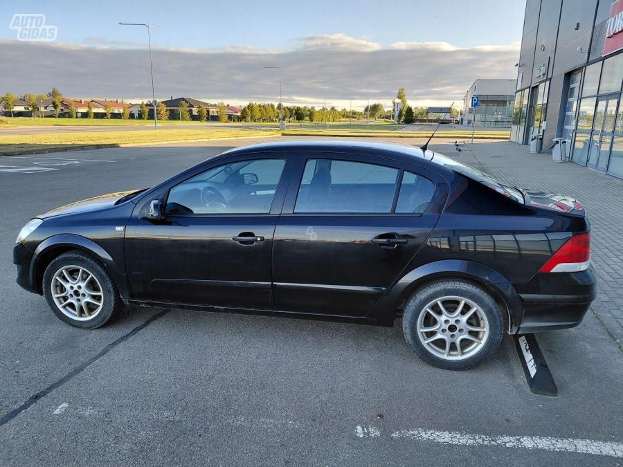 Melns Opel Astra 2008 Panevēža, ar dzinēja tilpumu 1.70 L un nobraukumu 355 tūkst. km par 950 €, foto 5 vietnē AUTOMOTO.COM.LV