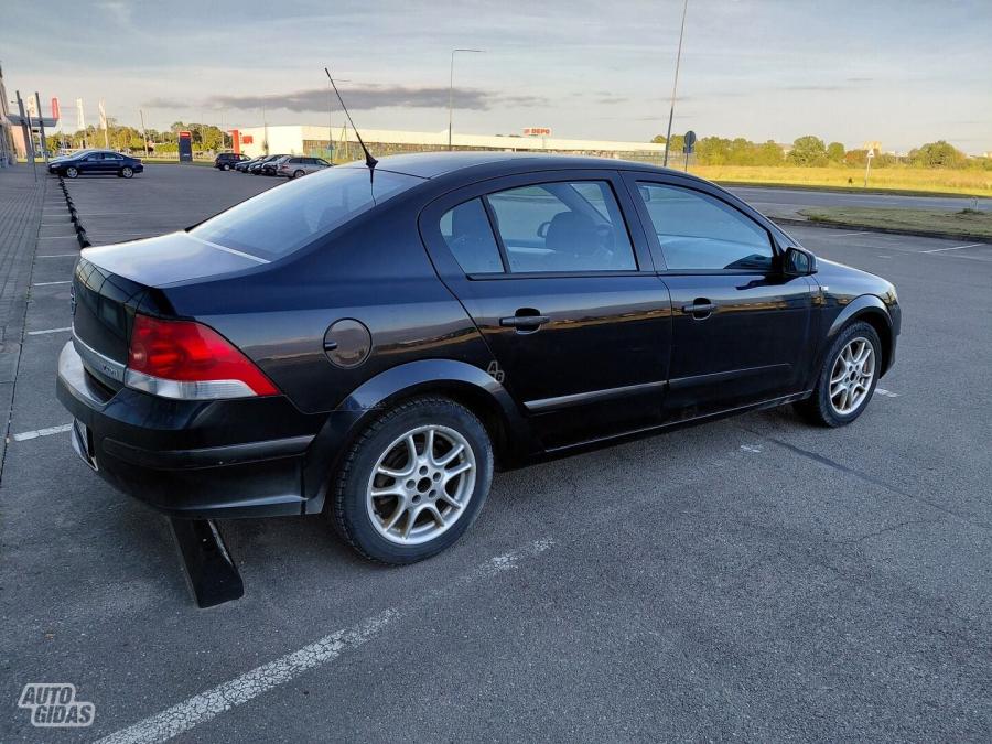 Melns Opel Astra 2008 Panevēža, ar dzinēja tilpumu 1.70 L un nobraukumu 355 tūkst. km par 950 €, foto 7 vietnē AUTOMOTO.COM.LV