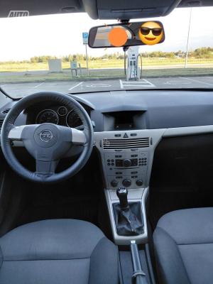 Melns Opel Astra 2008 Panevēža, ar dzinēja tilpumu 1.70 L un nobraukumu 355 tūkst. km par 950 €, foto 10 vietnē AUTOMOTO.COM.LV