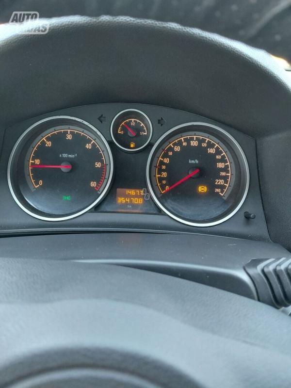 Melns Opel Astra 2008 Panevēža, ar dzinēja tilpumu 1.70 L un nobraukumu 355 tūkst. km par 950 €, foto 10 vietnē AUTOMOTO.COM.LV