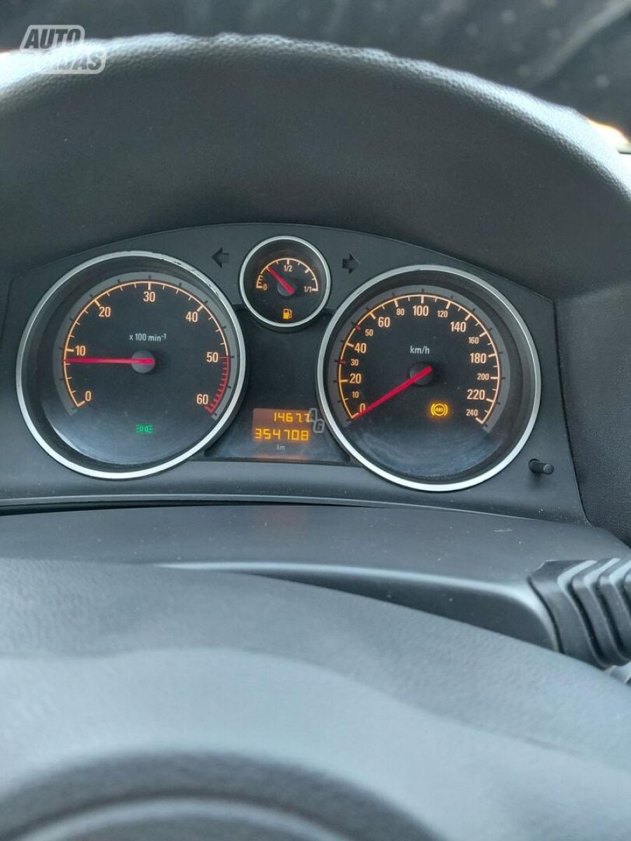Melns Opel Astra 2008 Panevēža, ar dzinēja tilpumu 1.70 L un nobraukumu 355 tūkst. km par 950 €, foto 11 vietnē AUTOMOTO.COM.LV