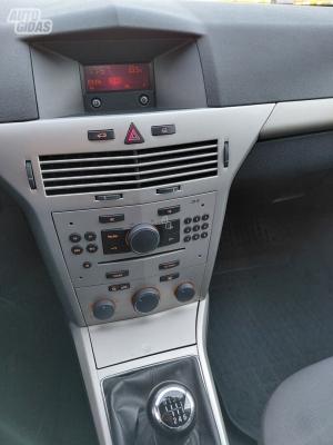 Melns Opel Astra 2008 Panevēža, ar dzinēja tilpumu 1.70 L un nobraukumu 355 tūkst. km par 950 €, foto 12 vietnē AUTOMOTO.COM.LV