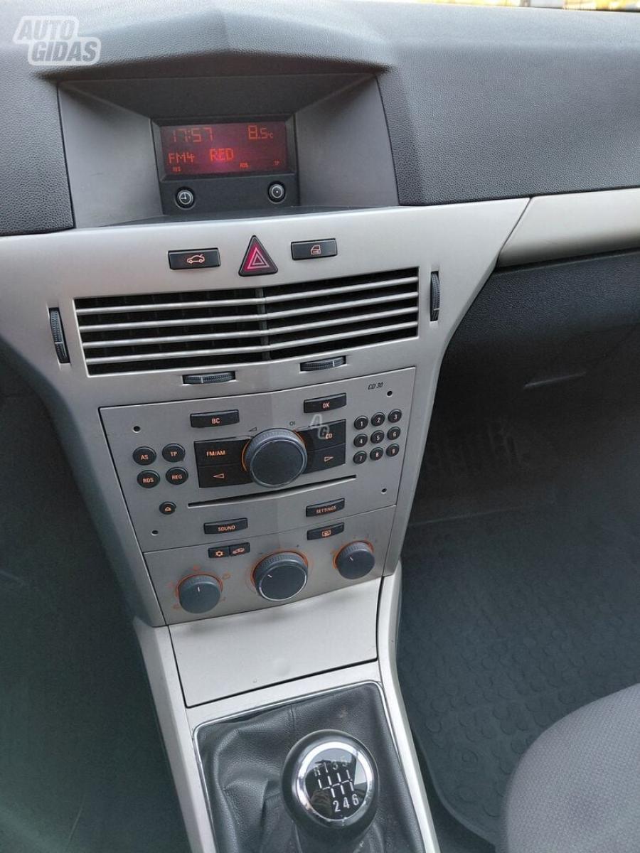 Melns Opel Astra 2008 Panevēža, ar dzinēja tilpumu 1.70 L un nobraukumu 355 tūkst. km par 950 €, foto 12 vietnē AUTOMOTO.COM.LV
