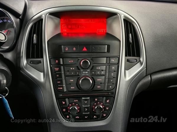 Black Opel Astra 2013 in Viljandi, with an engine capacity of 1.40 L and mileage of 134 thousand km for 5490 €, photo 8 on AUTOMOTO.COM.LV