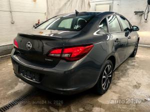 Melns Opel Astra 2013 Viljandi, ar dzinēja tilpumu 1.40 L un nobraukumu 134 tūkst. km par 5490 €, foto 10 vietnē AUTOMOTO.COM.LV