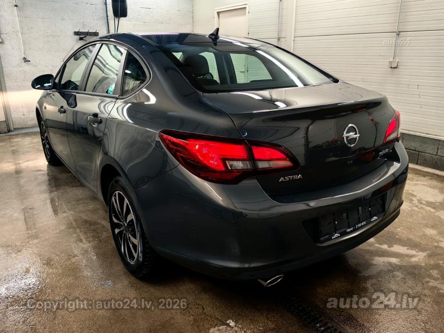 Melns Opel Astra 2013 Viljandi, ar dzinēja tilpumu 1.40 L un nobraukumu 134 tūkst. km par 5490 €, foto 11 vietnē AUTOMOTO.COM.LV