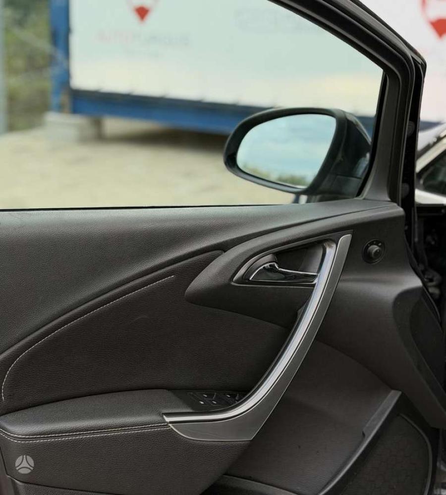 Melns Opel Astra 2014 Tauragė, ar dzinēja tilpumu 1.69 L un nobraukumu 208 tūkst. km par 3600 €, foto 32 vietnē AUTOMOTO.COM.LV
