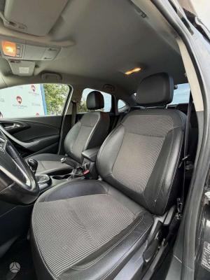 Melns Opel Astra 2014 Tauragė, ar dzinēja tilpumu 1.69 L un nobraukumu 208 tūkst. km par 3600 €, foto 33 vietnē AUTOMOTO.COM.LV