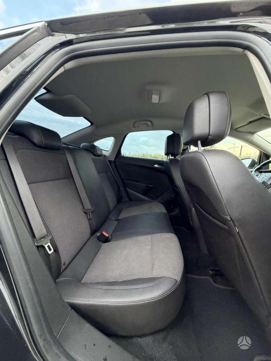 Melns Opel Astra 2014 Tauragė, ar dzinēja tilpumu 1.69 L un nobraukumu 208 tūkst. km par 3600 €, foto 37 vietnē AUTOMOTO.COM.LV
