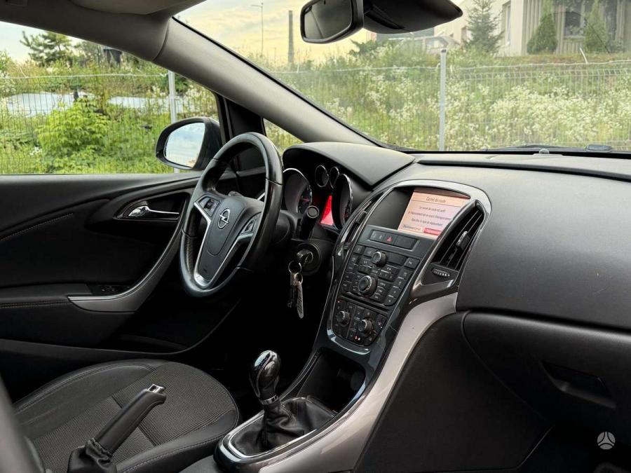 Melns Opel Astra 2014 Tauragė, ar dzinēja tilpumu 1.69 L un nobraukumu 208 tūkst. km par 3600 €, foto 39 vietnē AUTOMOTO.COM.LV