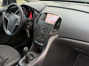 Melns Opel Astra 2014 Tauragė, ar dzinēja tilpumu 1.69 L un nobraukumu 208 tūkst. km par 3600 €, foto 40 vietnē AUTOMOTO.COM.LV