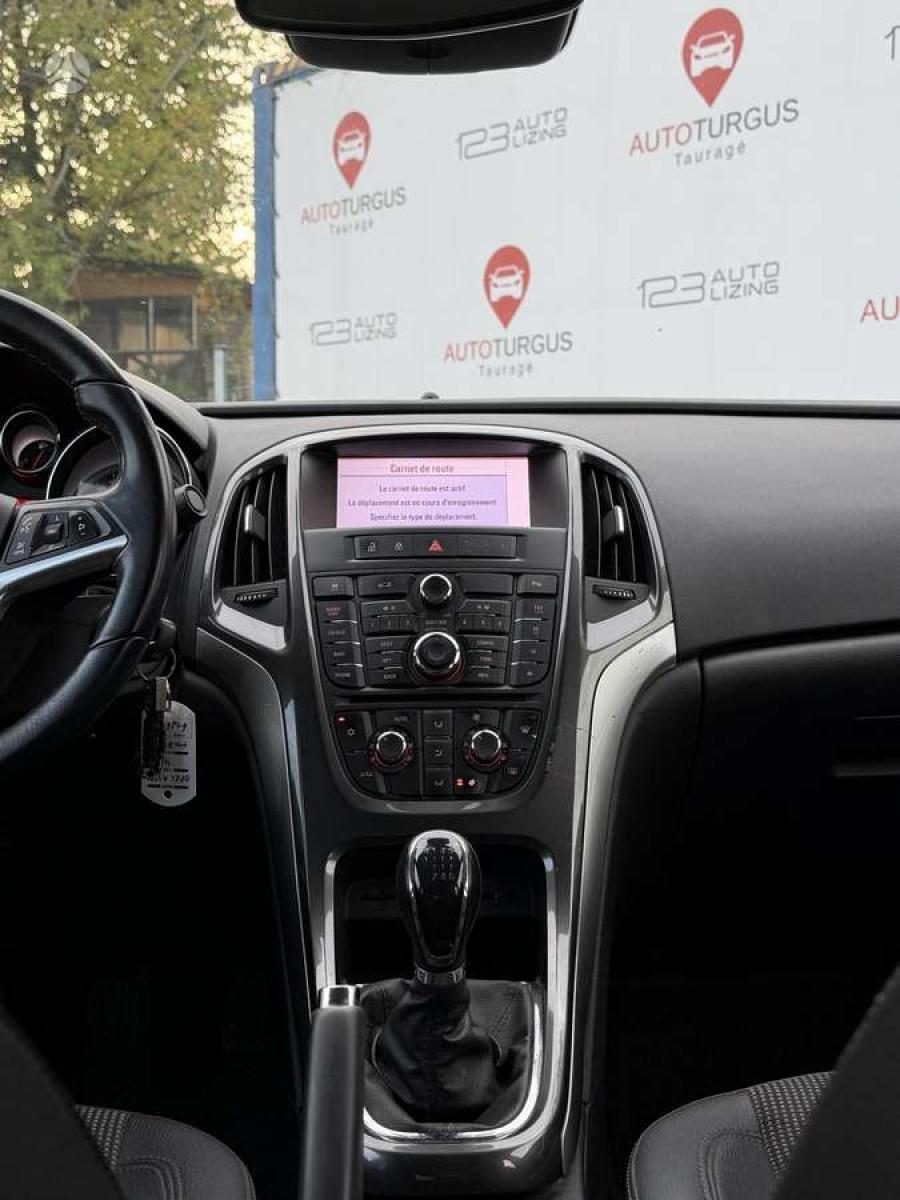 Melns Opel Astra 2014 Tauragė, ar dzinēja tilpumu 1.69 L un nobraukumu 208 tūkst. km par 3600 €, foto 43 vietnē AUTOMOTO.COM.LV