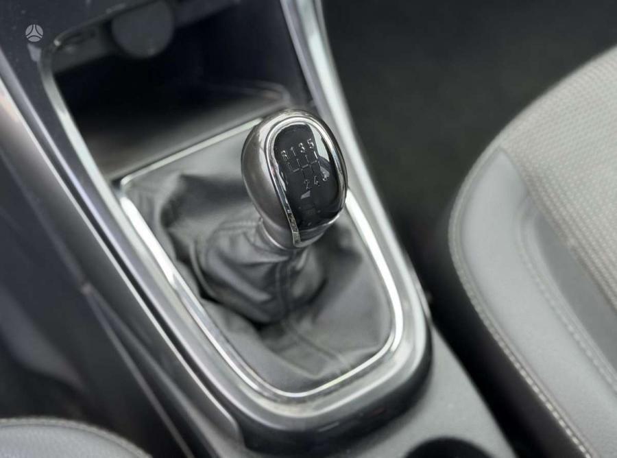 Melns Opel Astra 2014 Tauragė, ar dzinēja tilpumu 1.69 L un nobraukumu 208 tūkst. km par 3600 €, foto 48 vietnē AUTOMOTO.COM.LV
