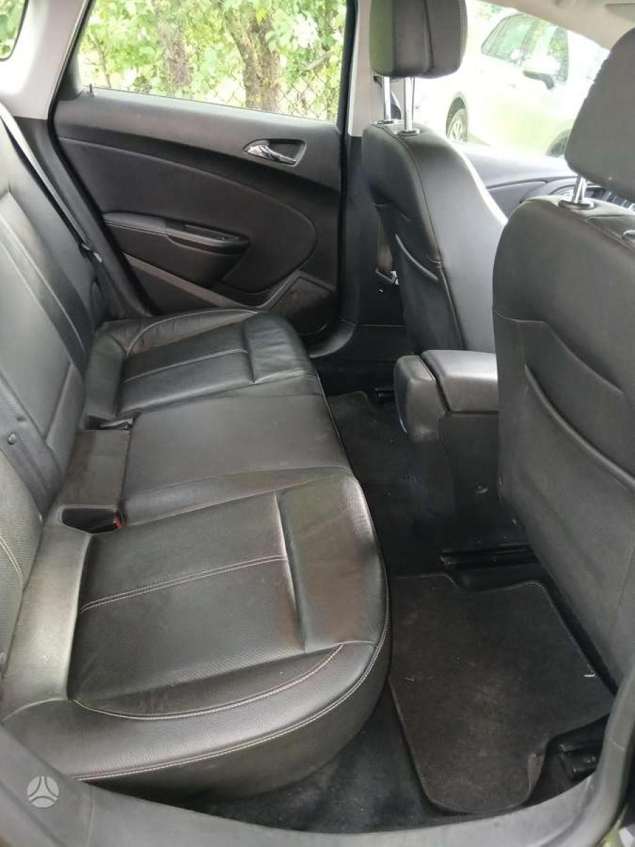 Melns Opel Astra 2015 Kaišiadorys, ar dzinēja tilpumu 1.60 L un nobraukumu 276 tūkst. km par 5000 €, foto 9 vietnē AUTOMOTO.COM.LV