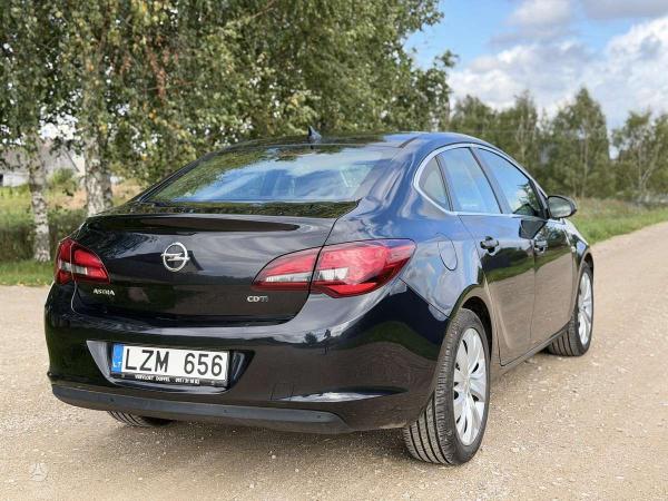 Melns Opel Astra 2015 Viļņa, ar dzinēja tilpumu 1.60 L un nobraukumu 142 tūkst. km par 3950 €, foto 3 vietnē AUTOMOTO.COM.LV