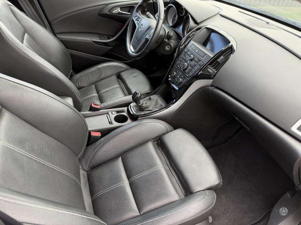 Melns Opel Astra 2015 Viļņa, ar dzinēja tilpumu 1.60 L un nobraukumu 142 tūkst. km par 3950 €, foto 7 vietnē AUTOMOTO.COM.LV