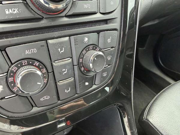 Melns Opel Astra 2015 Viļņa, ar dzinēja tilpumu 1.60 L un nobraukumu 142 tūkst. km par 3950 €, foto 8 vietnē AUTOMOTO.COM.LV
