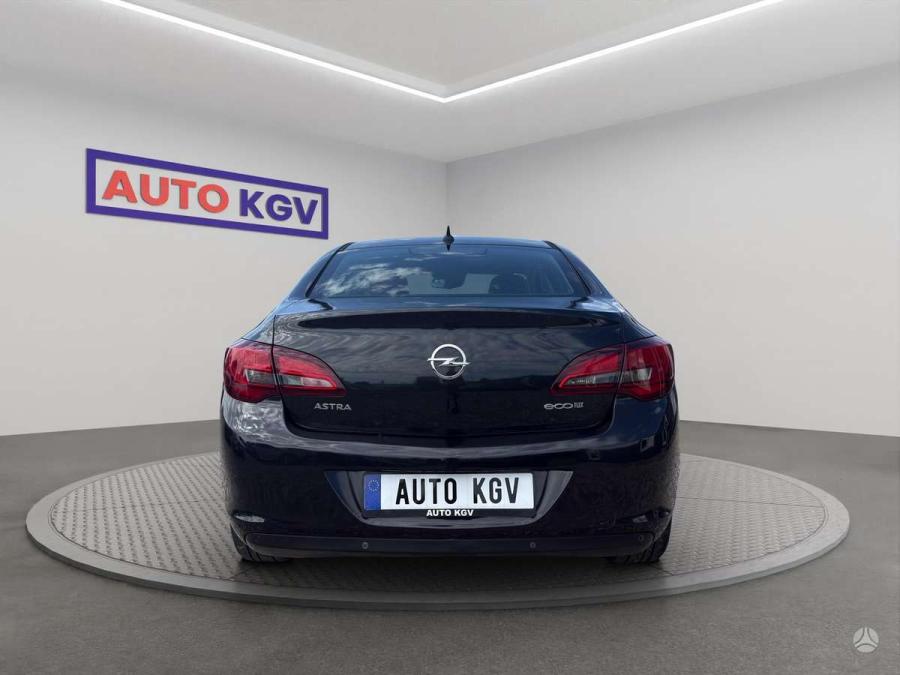 Black Opel Astra 2015 in Kaunas, with an engine capacity of 1.60 L and mileage of 276 thousand km for 5499 €, photo 5 on AUTOMOTO.COM.LV