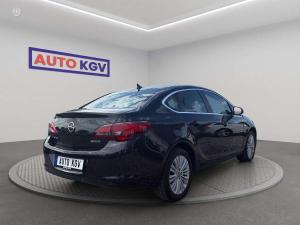 Black Opel Astra 2015 in Kaunas, with an engine capacity of 1.60 L and mileage of 276 thousand km for 5499 €, photo 6 on AUTOMOTO.COM.LV