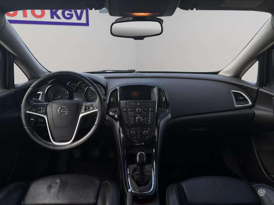 Black Opel Astra 2015 in Kaunas, with an engine capacity of 1.60 L and mileage of 276 thousand km for 5499 €, photo 13 on AUTOMOTO.COM.LV