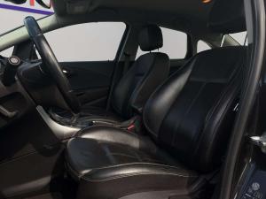 Black Opel Astra 2015 in Kaunas, with an engine capacity of 1.60 L and mileage of 276 thousand km for 5499 €, photo 15 on AUTOMOTO.COM.LV