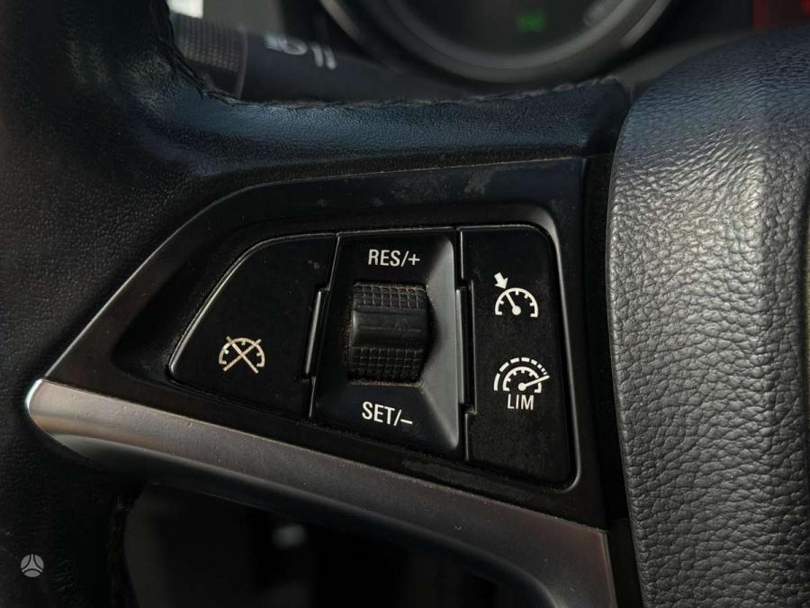 Melns Opel Astra 2015 Kauņa, ar dzinēja tilpumu 1.60 L un nobraukumu 276 tūkst. km par 5499 €, foto 19 vietnē AUTOMOTO.COM.LV