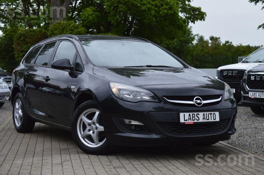 Black Opel Astra 2016 in Tukums, with an engine capacity of 1.40 L and mileage of 199 thousand km for 5595 €, photo 4 on AUTOMOTO.COM.LV
