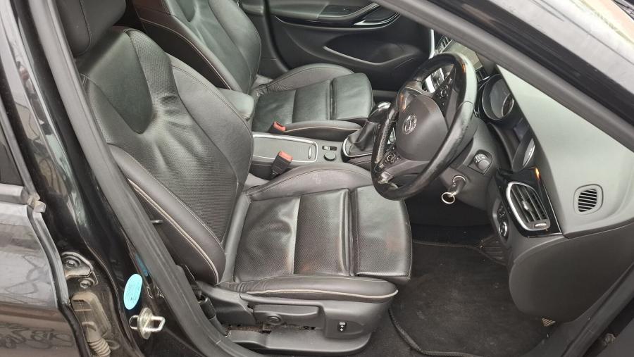 Melns Opel Astra 2016 Šauļi, ar dzinēja tilpumu 1.60 L un nobraukumu 200 tūkst. km par 2999 €, foto 10 vietnē AUTOMOTO.COM.LV