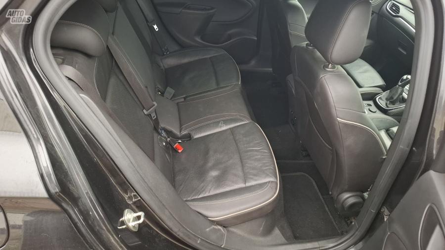 Melns Opel Astra 2016 Šauļi, ar dzinēja tilpumu 1.60 L un nobraukumu 200 tūkst. km par 2999 €, foto 11 vietnē AUTOMOTO.COM.LV